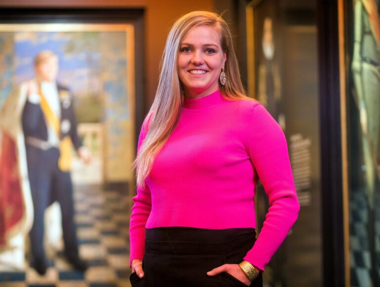 Wie is Josine Droogendijk? De koninklijke stijlexpert achter